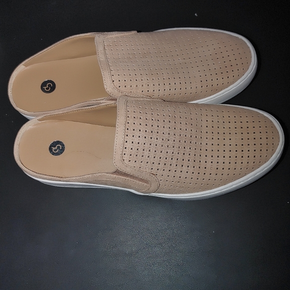 dressbarn | Shoes | Dressbarn Sz 85m Barbie Pink Alice Slide Shoes ...